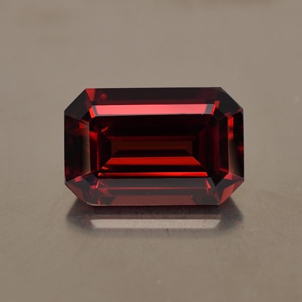 Red Garnet (Pyrope/Almandine) - Color First